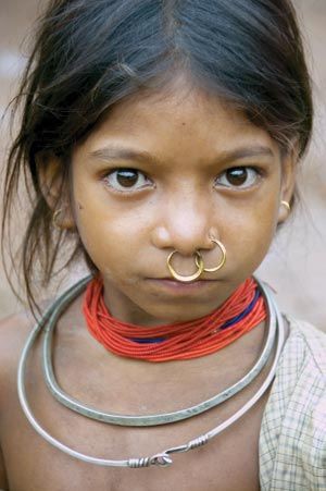 Bugadi: The Stunning Traditional Septum Piercing of India | 7 ...
